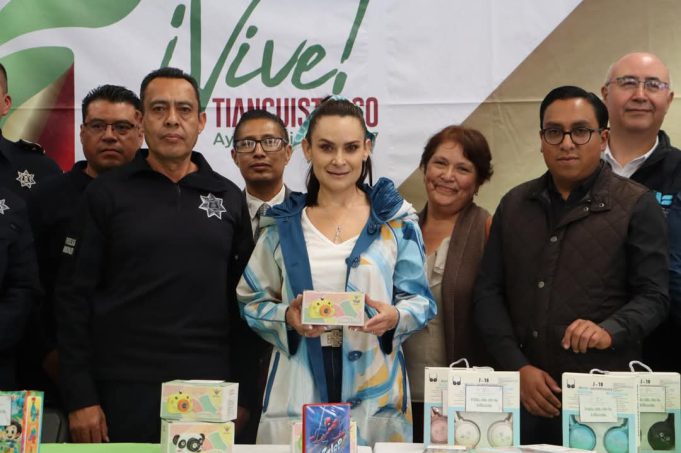 Con grandes sorpresas, juegos y diversión festeja Erika Olea el día de la Infancia en Santiago ...